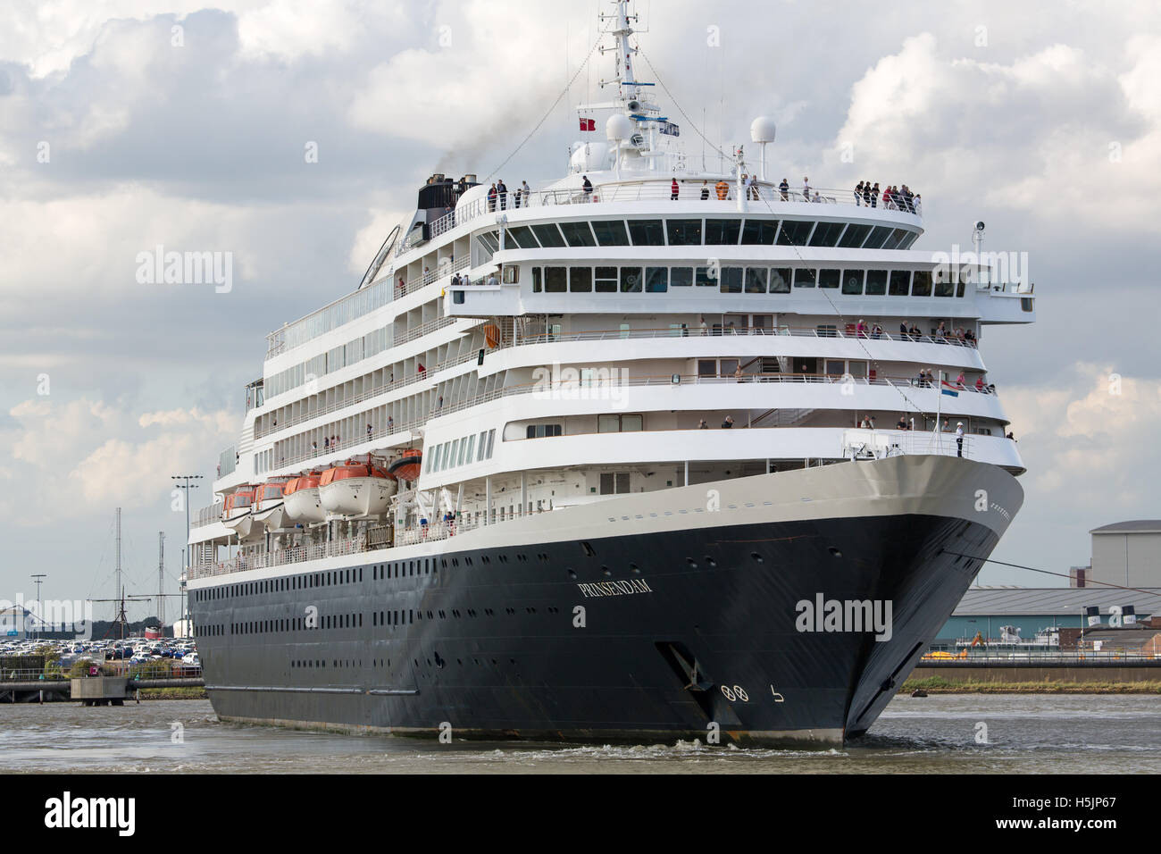 Cruise Ship MS Prinsendam at Tilbury Stock Photo - Alamy