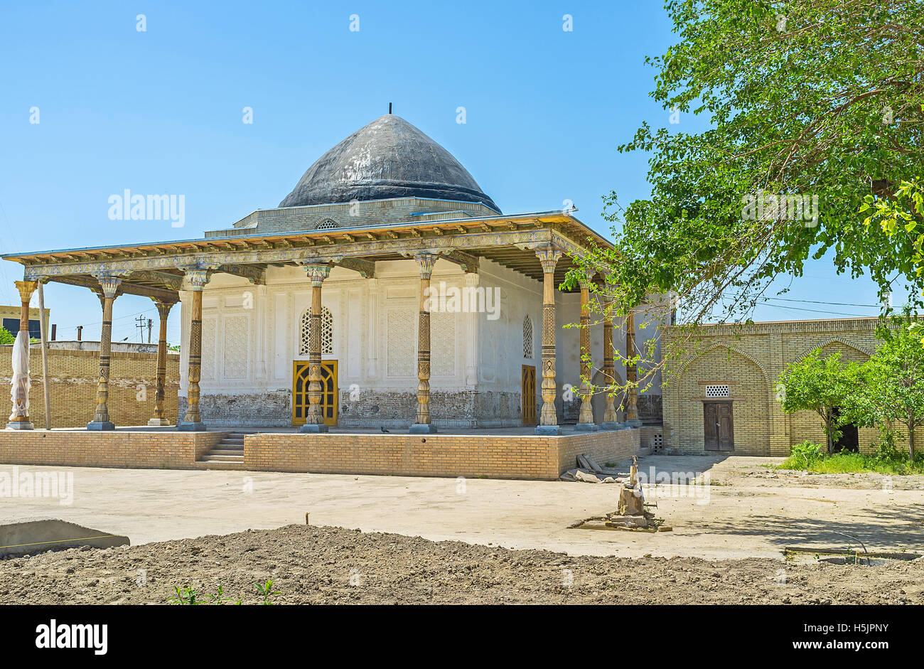 The traditional Uzbek mosque, consisting of the prayer hall, surrounded ...