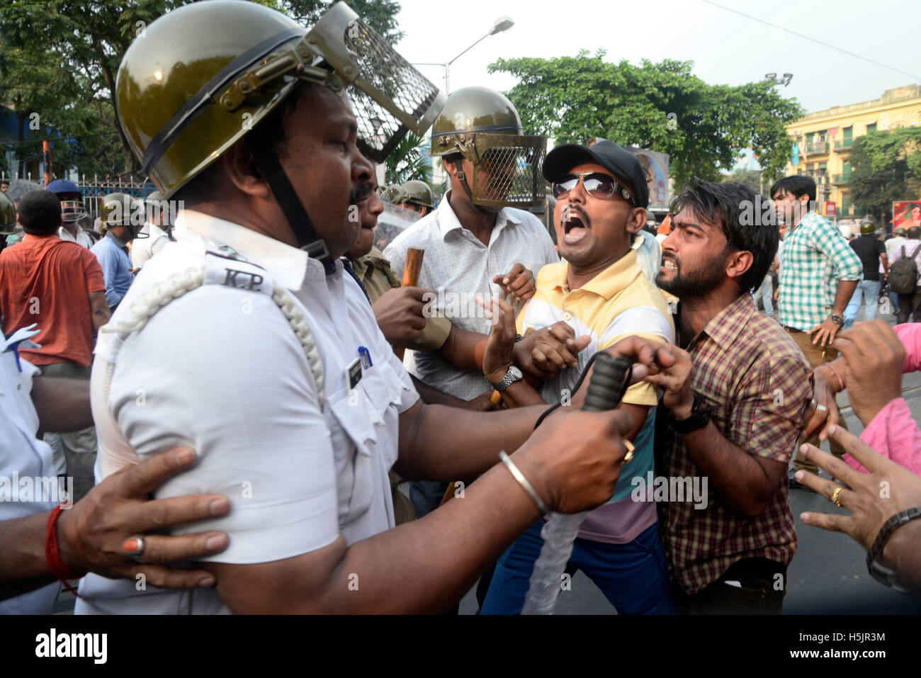 Union minister babul supriyo hi-res stock photography and images - Alamy