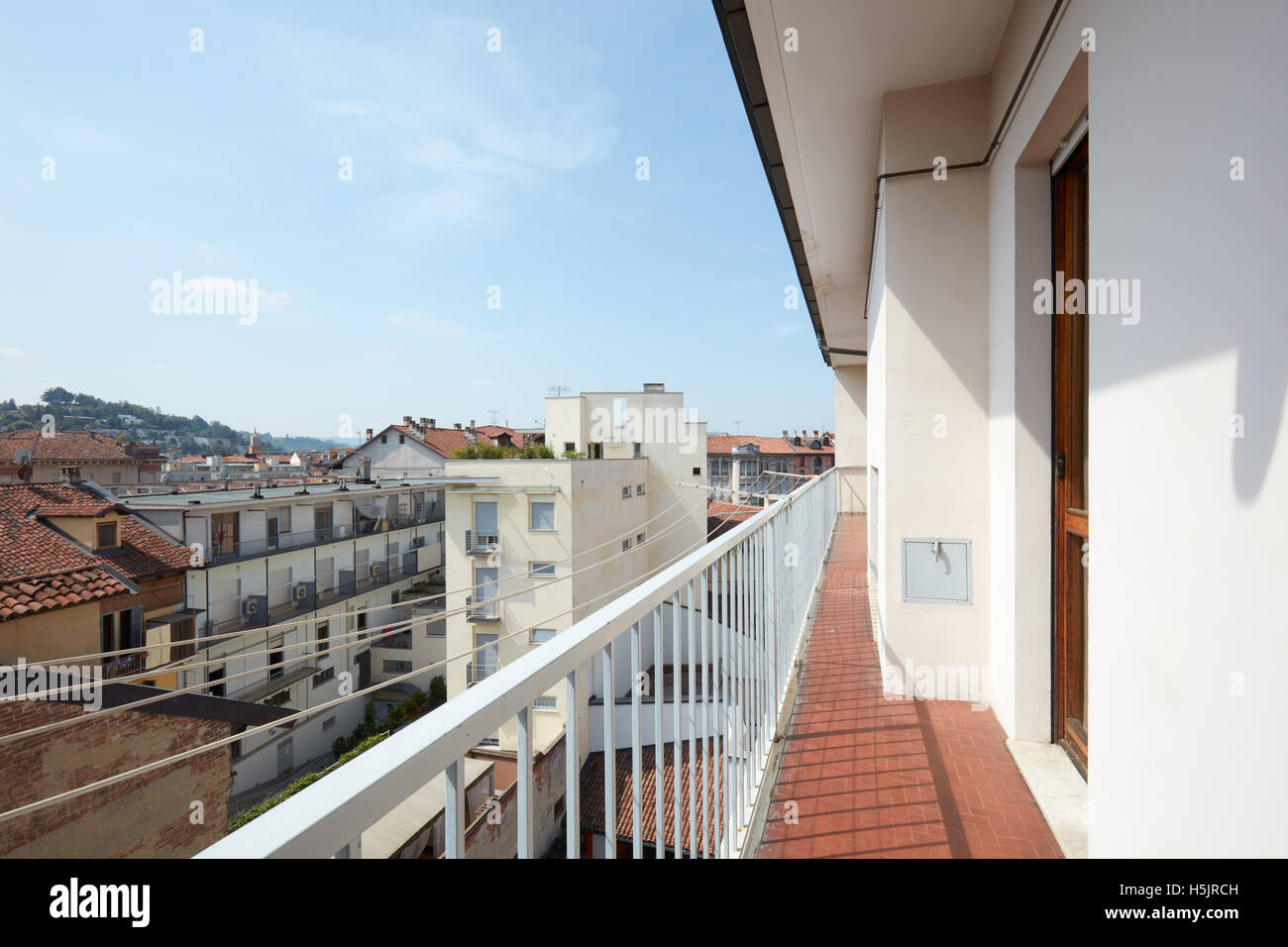 Empty balcony hi-res stock photography and images - Alamy