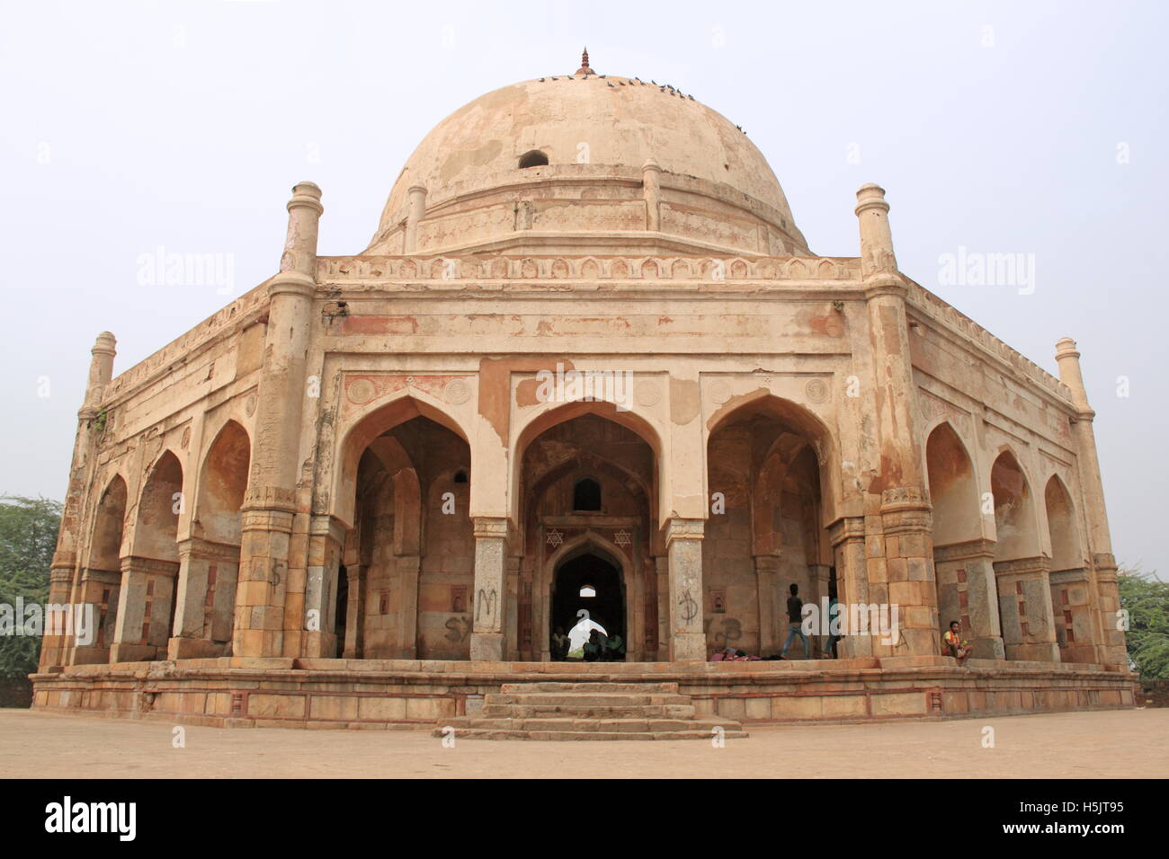 Adham Khan's Tomb (known locally as Bhulbhulaiyan, the maze), Mehrauli ...