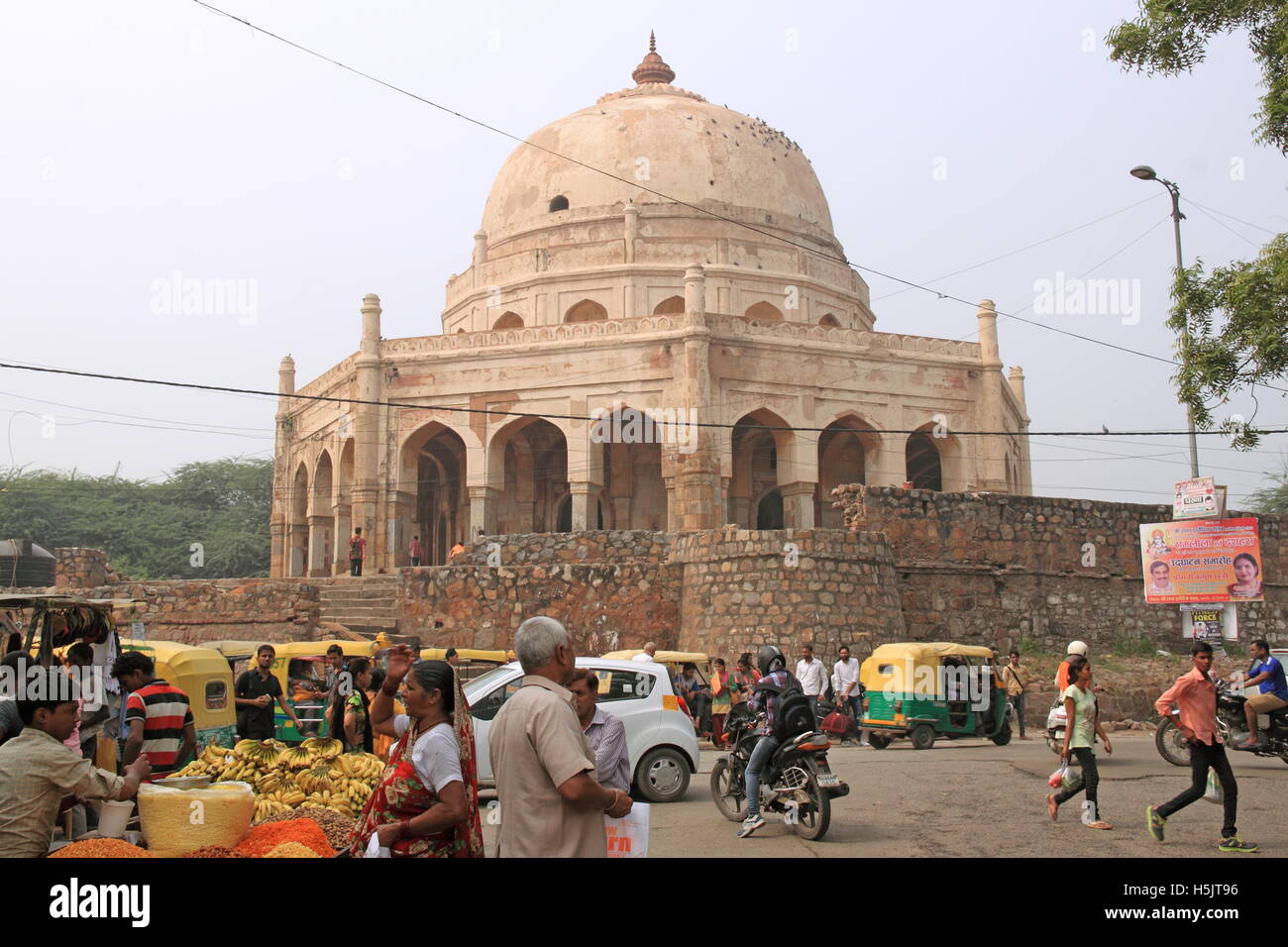 Adham Khan's Tomb (known locally as Bhulbhulaiyan, the maze), Mehrauli ...