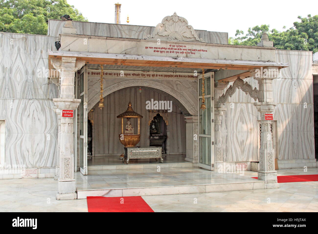 Jain holy places hi-res stock photography and images - Alamy
