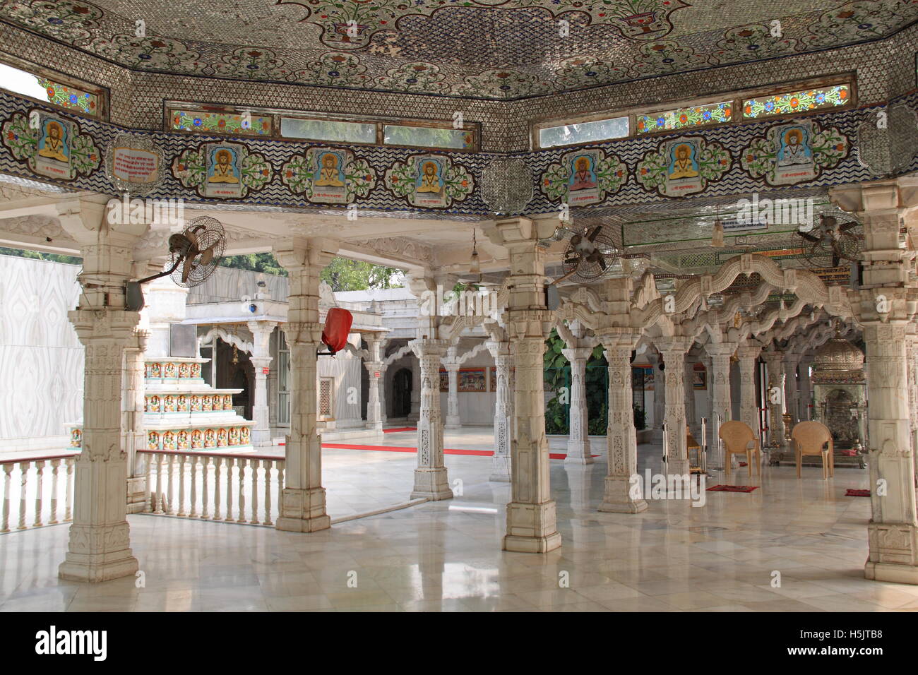Dadabari Jain Mandir, Mehrauli Archaeological Park, Delhi, India, South ...