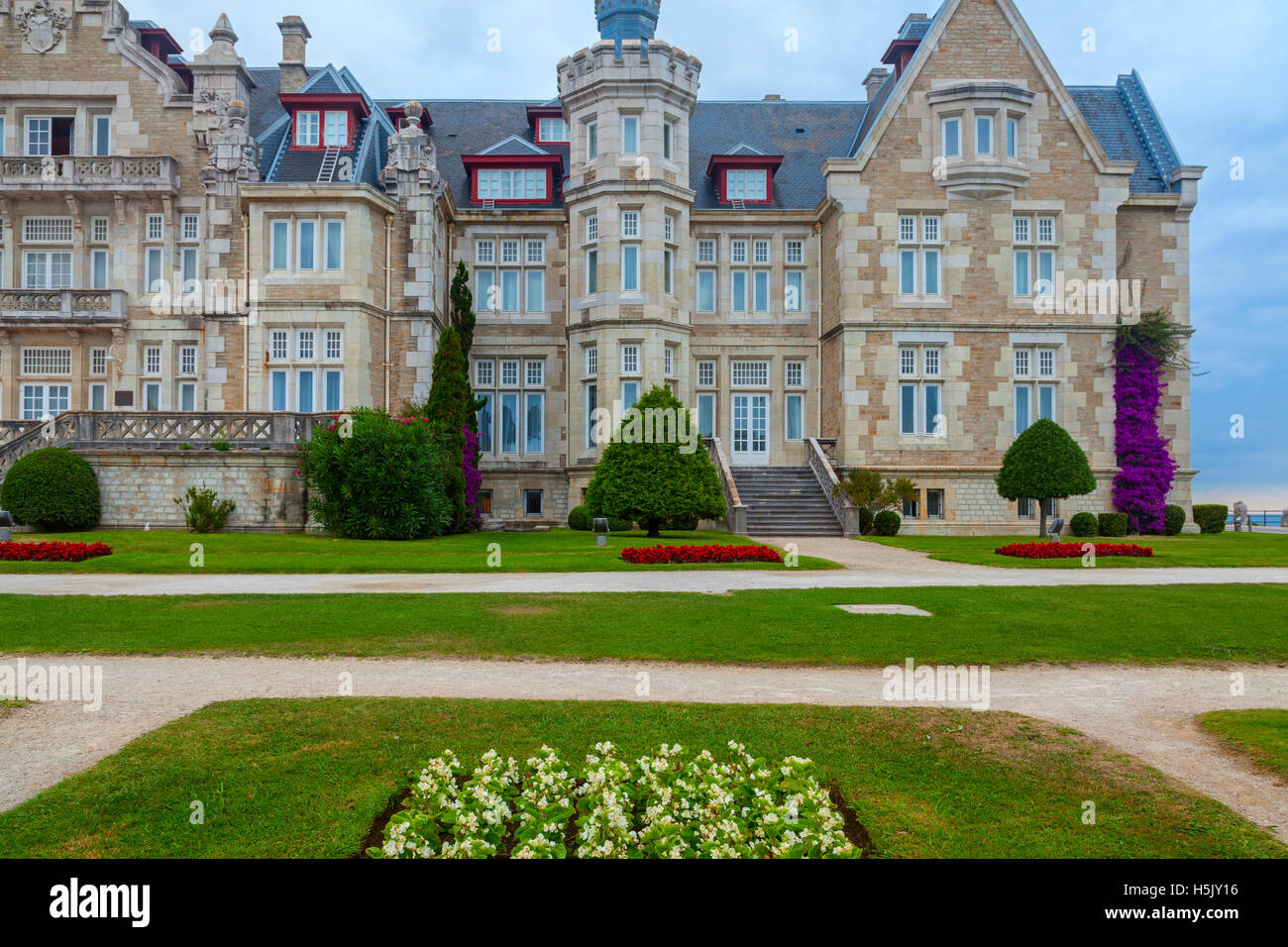 beautiful magdalena palace in the city of santander Stock Photo - Alamy