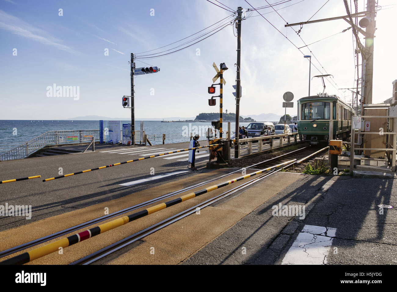 Kamakura tram hi-res stock photography and images - Alamy
