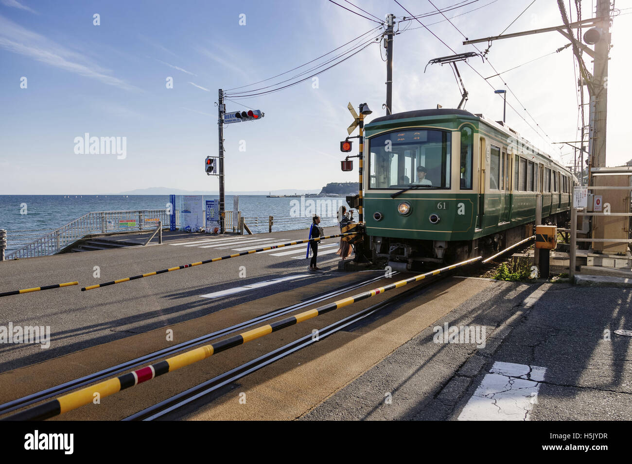 Kamakura tram hi-res stock photography and images - Alamy