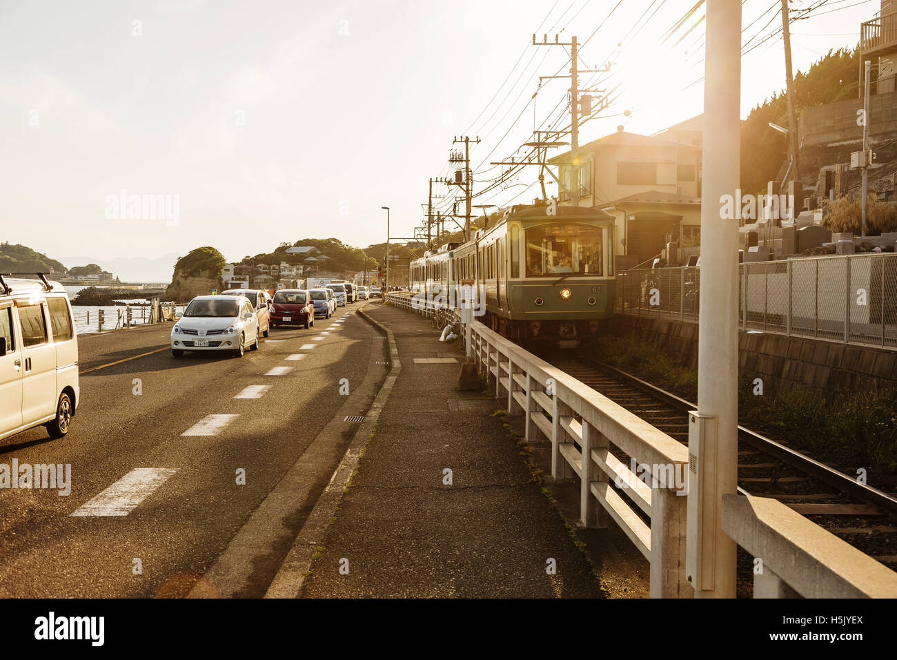 Kamakura tram hi-res stock photography and images - Alamy