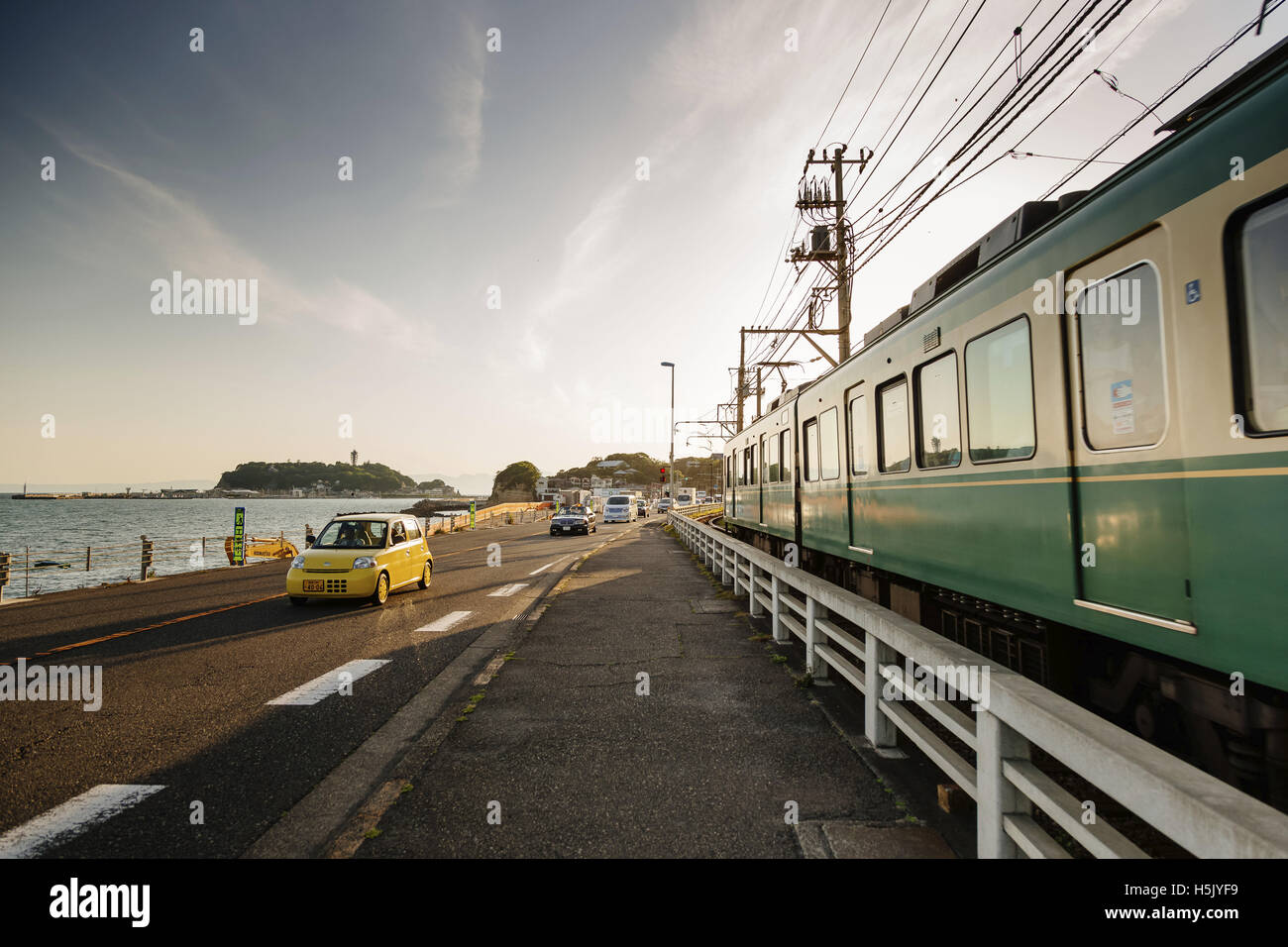 Tram kamakura hi-res stock photography and images - Alamy