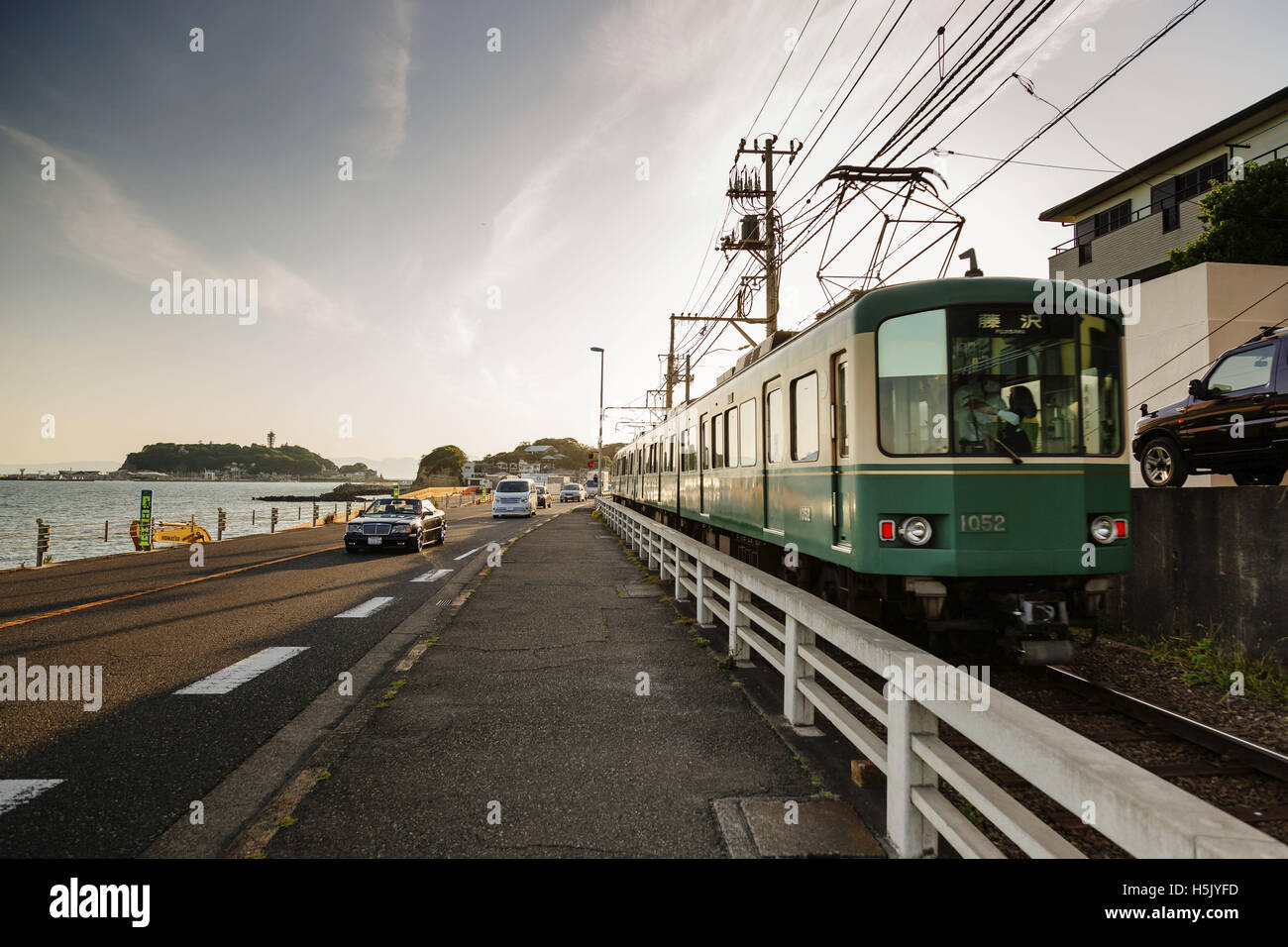 Tram kamakura hi-res stock photography and images - Alamy