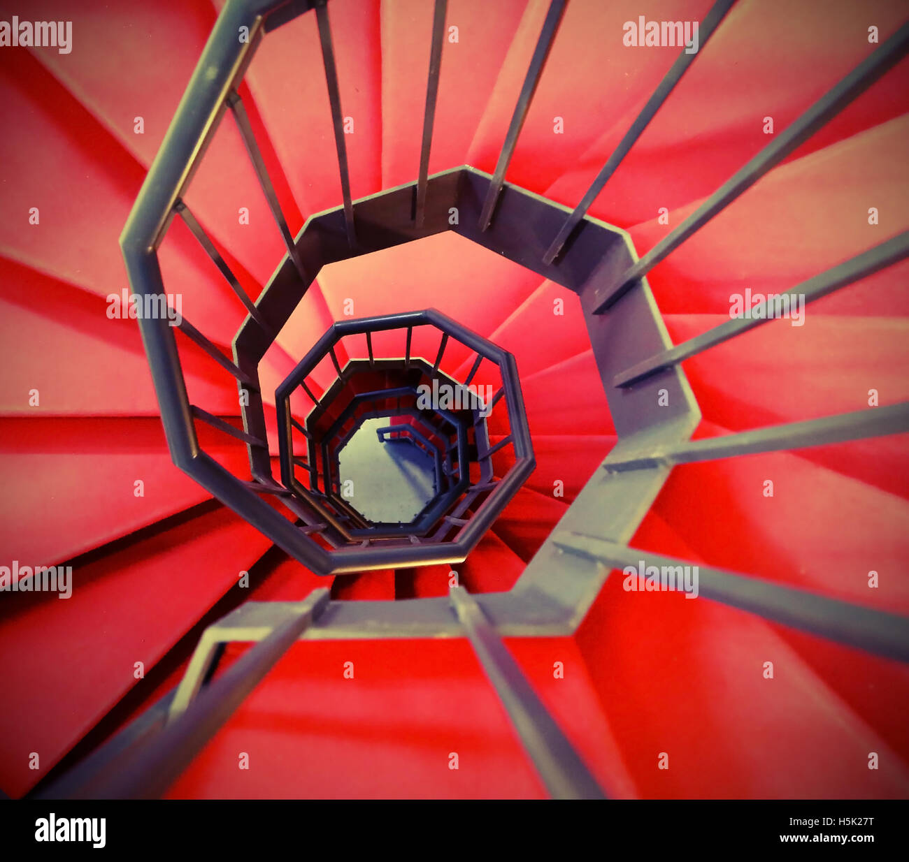 Red spiral staircase hi-res stock photography and images - Alamy