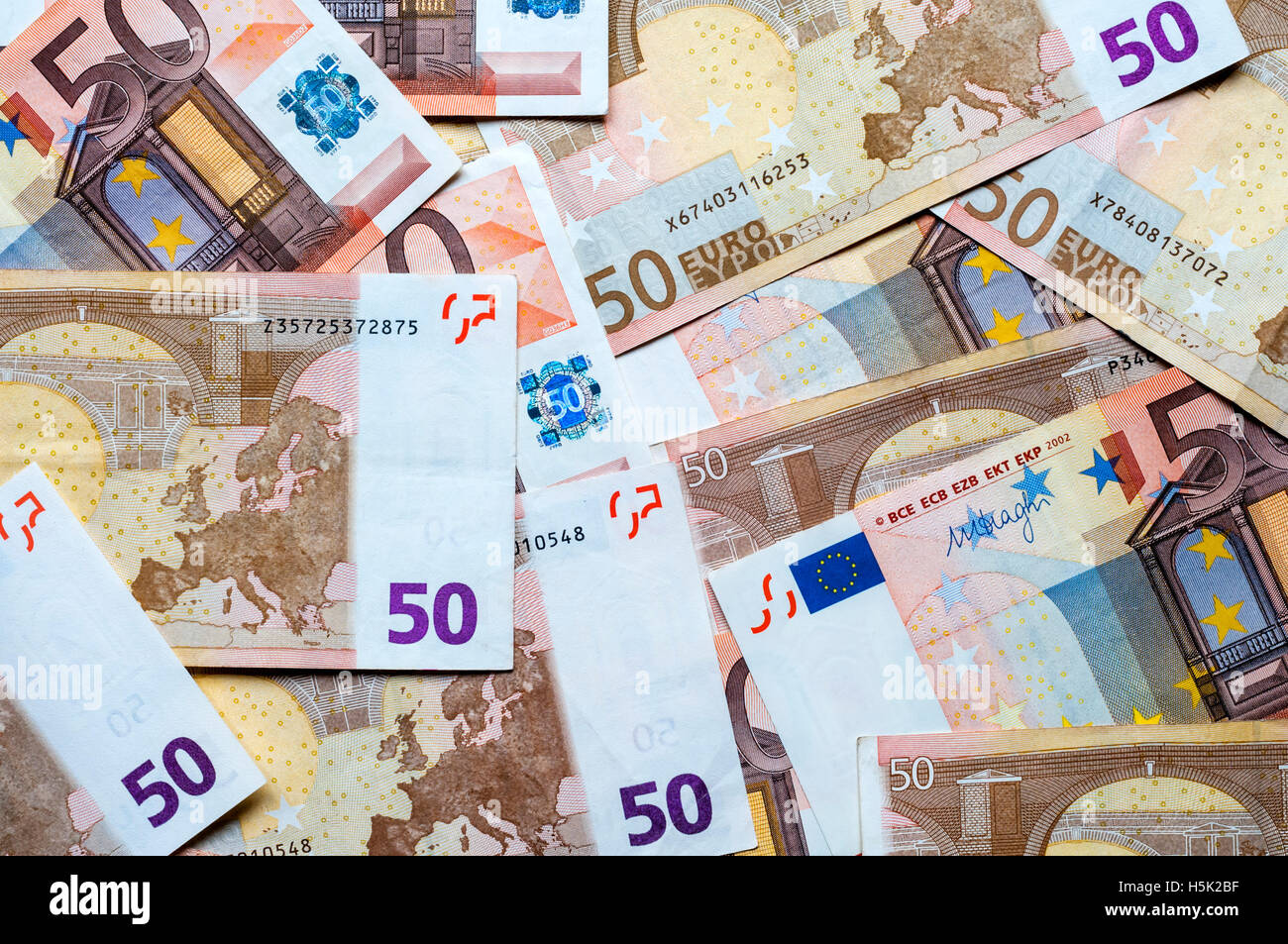 Pile money euro banknotes hi-res stock photography and images - Alamy