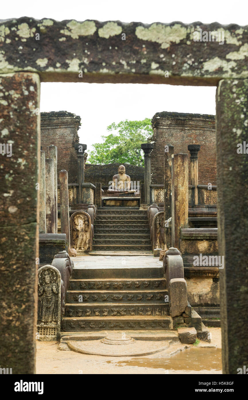 Seated buddha in The Vatadage (circular relic house) in The Sacred ...