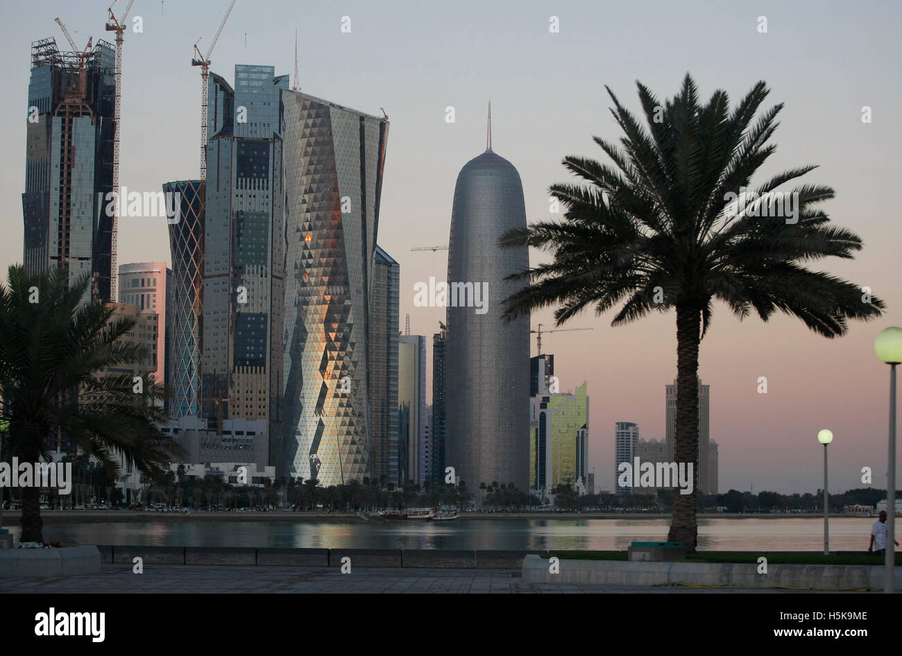 Qatar doha high rises hi-res stock photography and images - Alamy