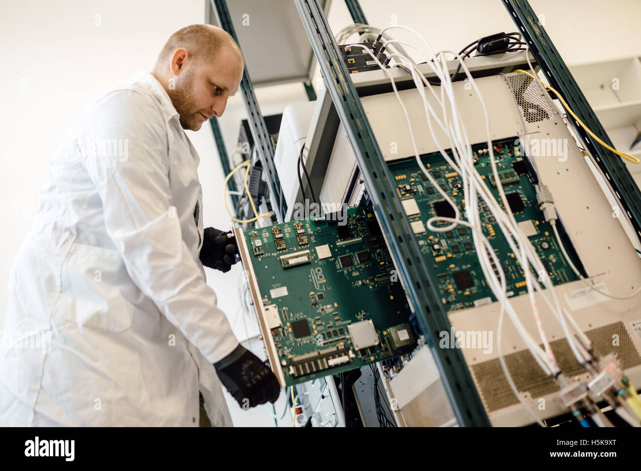Hardware technician hi-res stock photography and images - Alamy