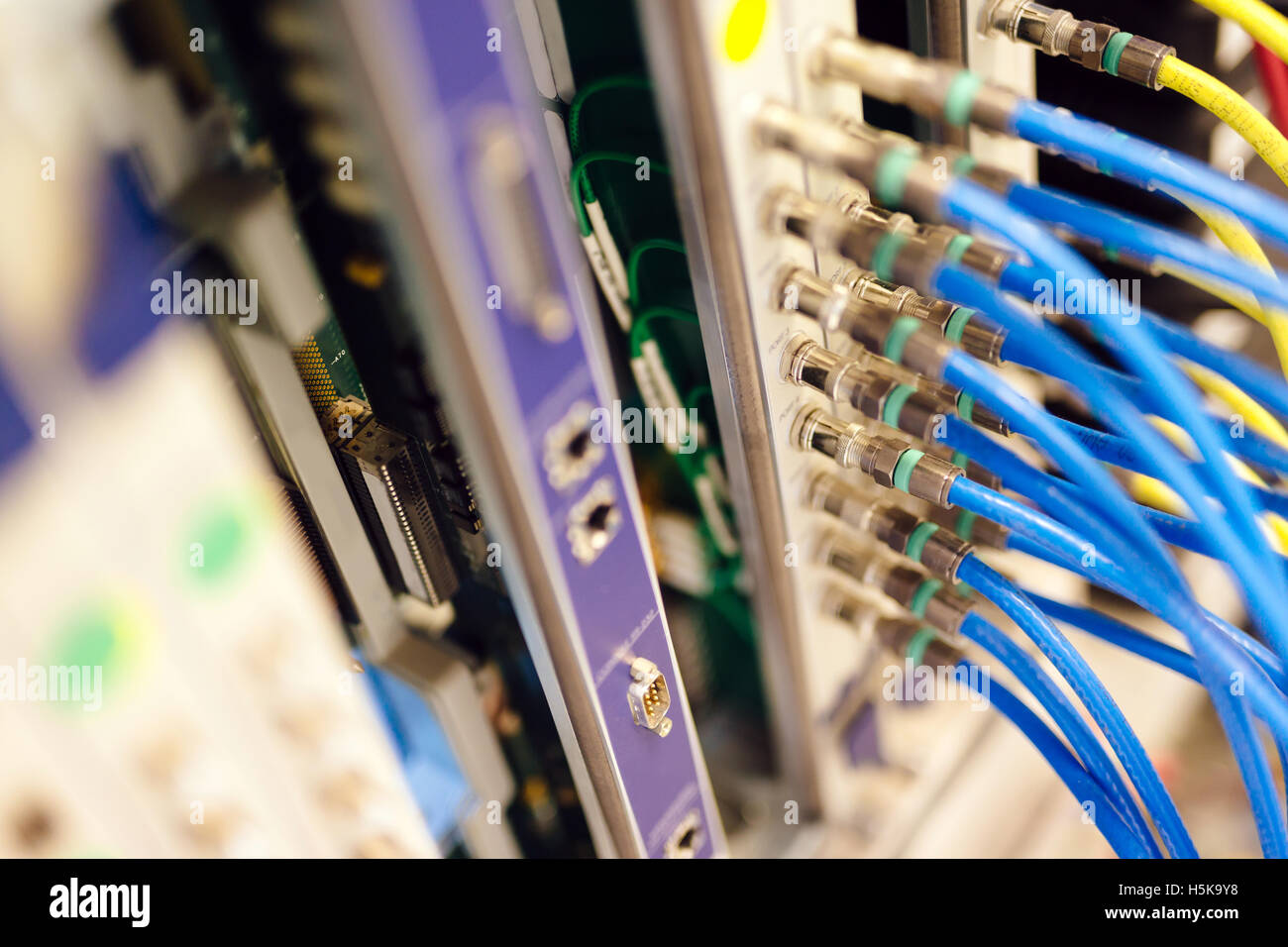 High speed data networking hi-res stock photography and images - Alamy