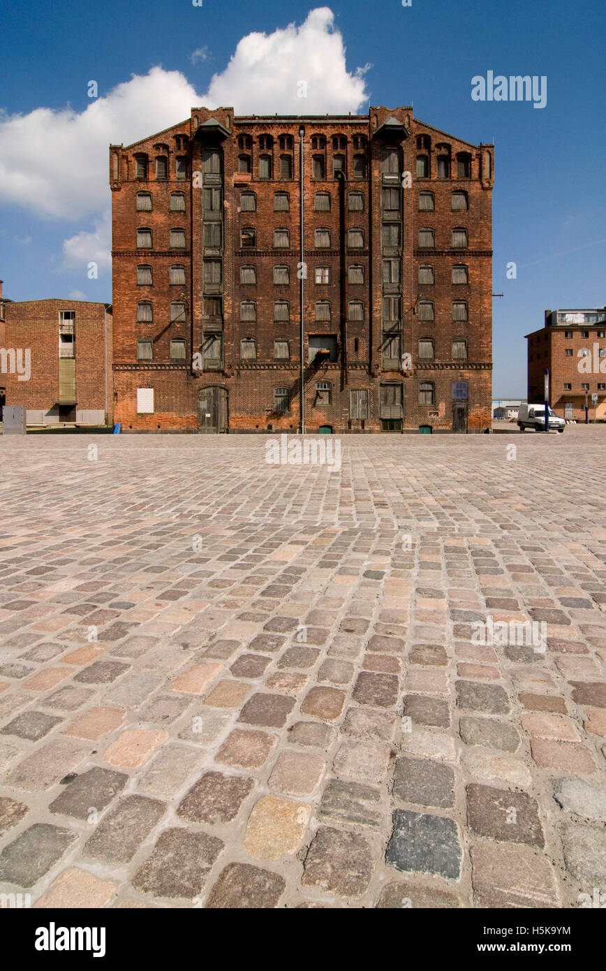 Old warehouses in the port hi-res stock photography and images - Alamy