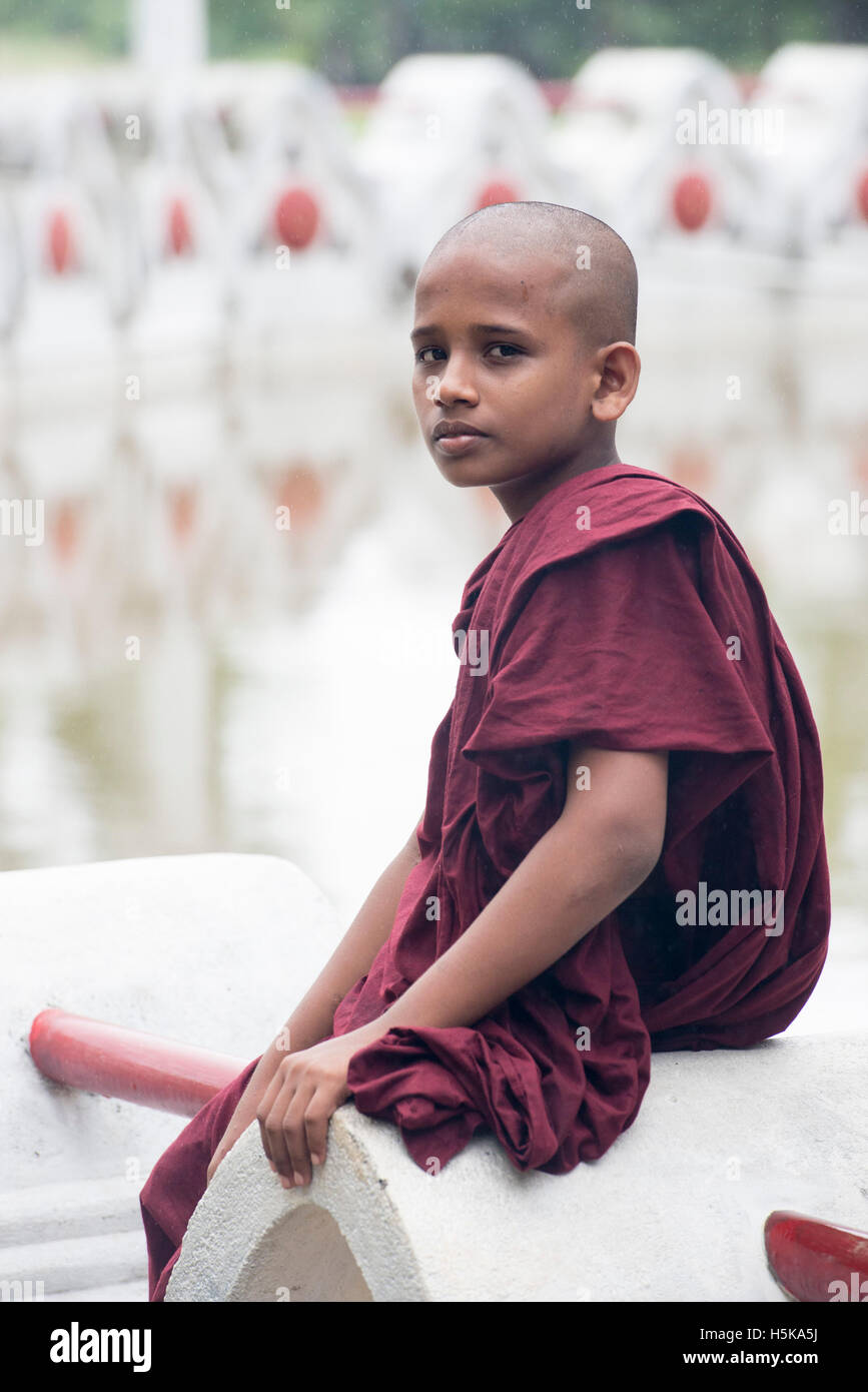 Young buddhist monk, Dimbulagala Buddhist Monastery Near Polonnaruwa ...