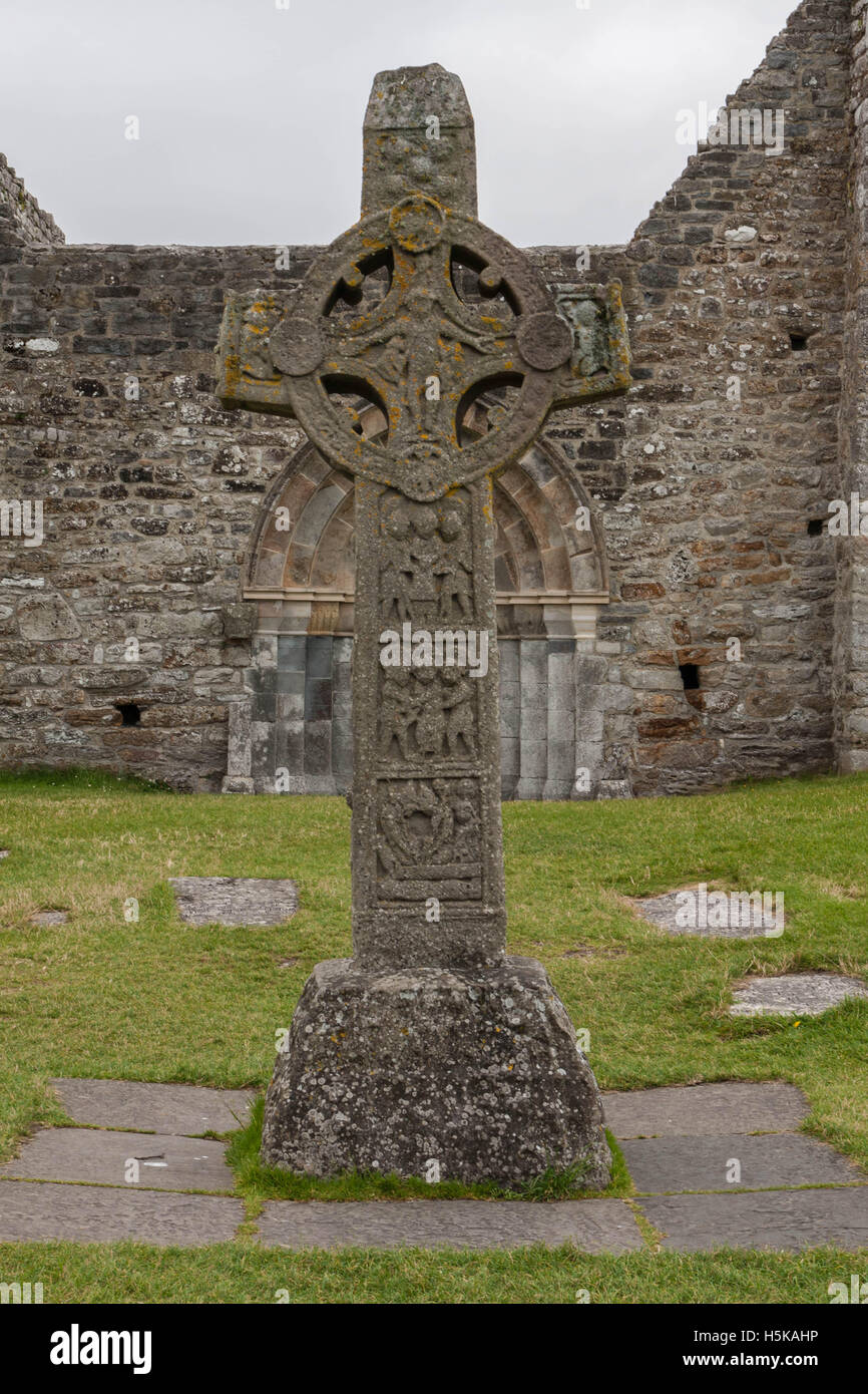 Clonmacnoise ruins hi-res stock photography and images - Alamy