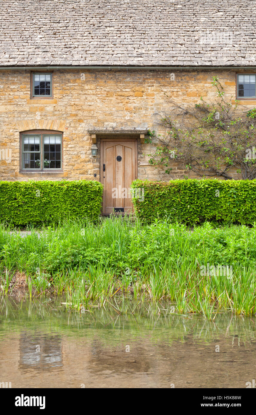 English stone house hi-res stock photography and images - Alamy