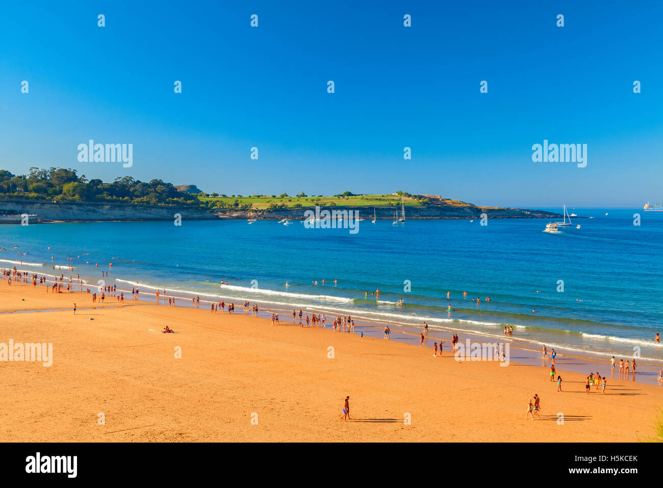 Santander beach hi-res stock photography and images - Alamy