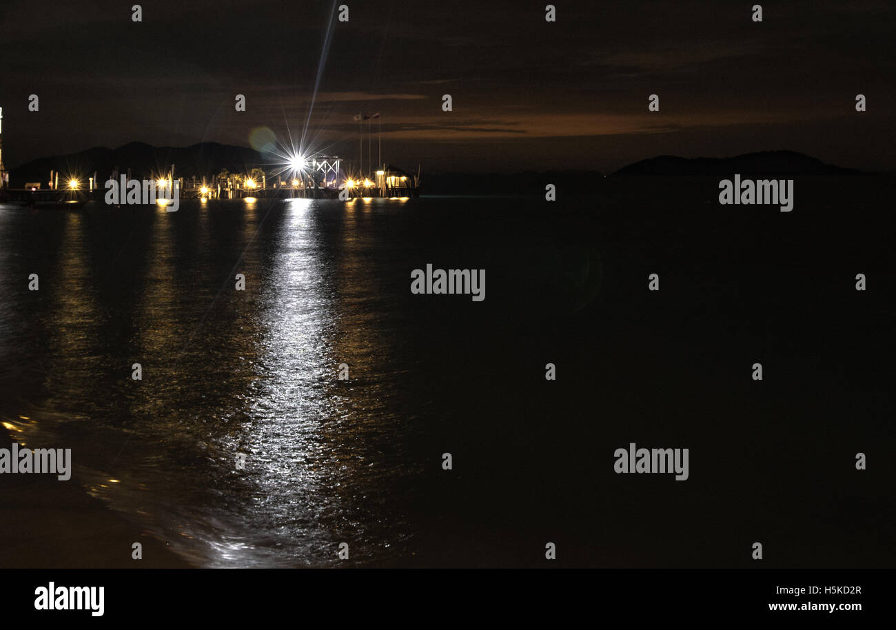 Lens flare at night hi-res stock photography and images - Alamy
