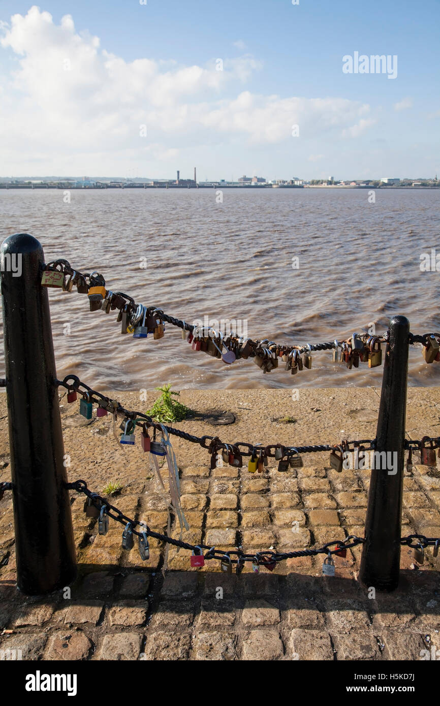 Liverpool padlock fence hi-res stock photography and images - Alamy