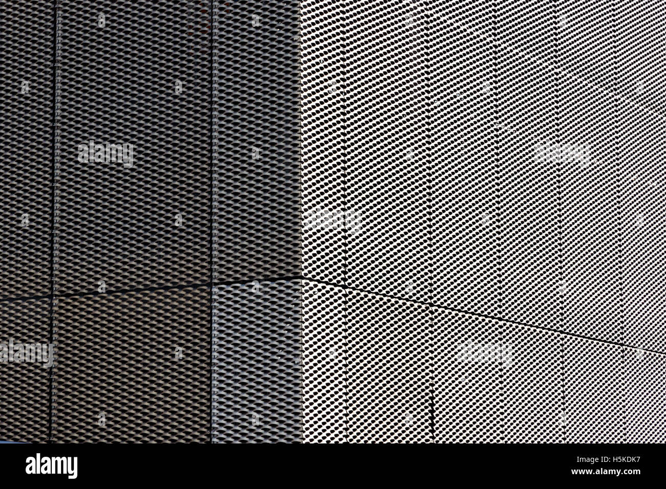 Silver exterior of mesh grille texture Stock Photo - Alamy