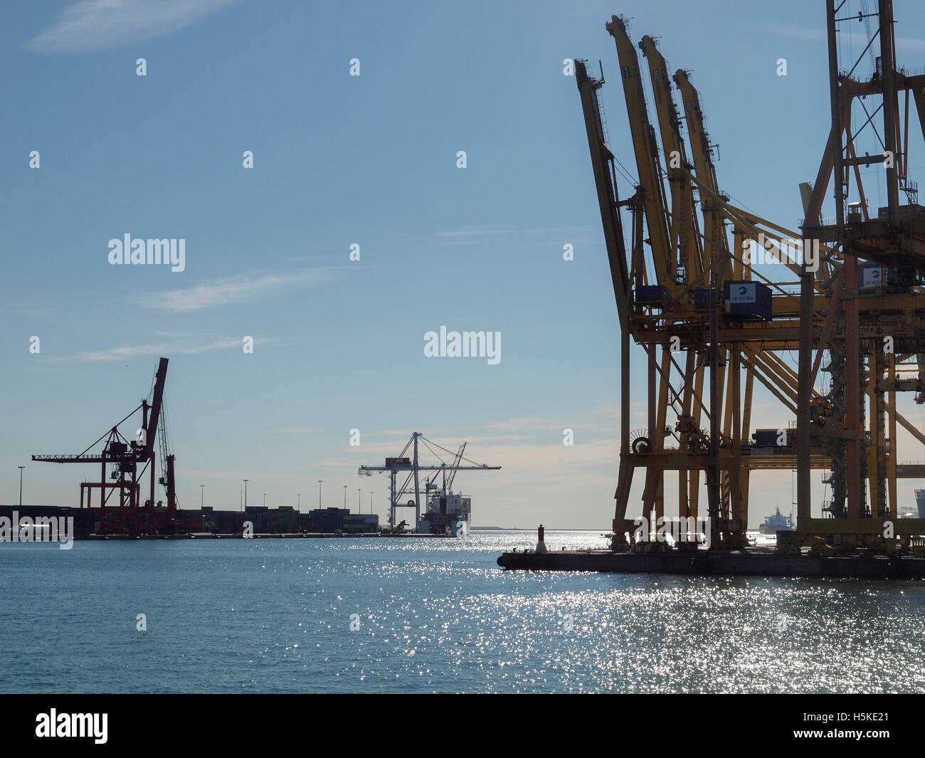 IDLE CONTAINER HANDLING GANTRY LIFTING CRANES PORT VELL BARCELONA SPAIN ...