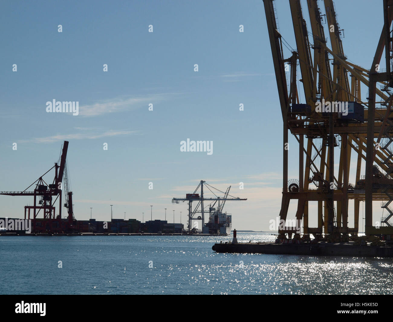 IDLE CONTAINER HANDLING GANTRY LIFTING CRANES PORT VELL BARCELONA SPAIN ...