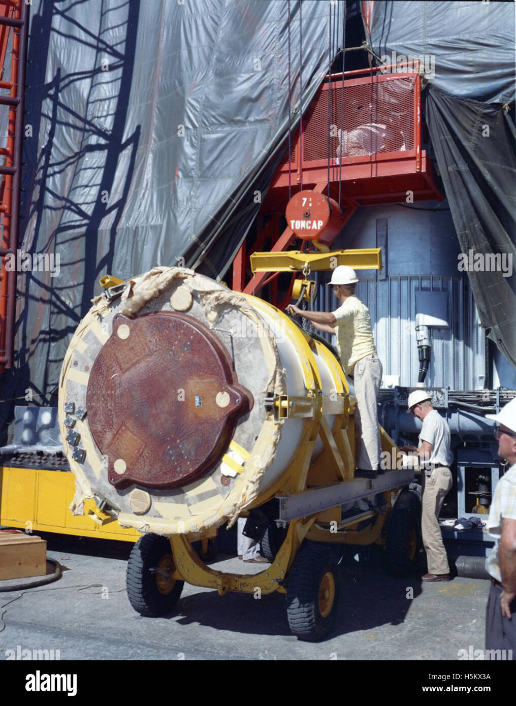 Atlas 32E Details Erection and Mating of RVX 2 Stock Photo - Alamy