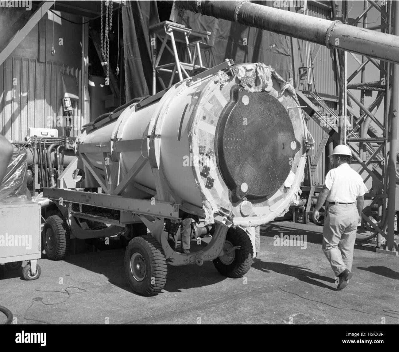 Atlas 32E Details Erection and Mating of RVX 2 to Stock Photo - Alamy