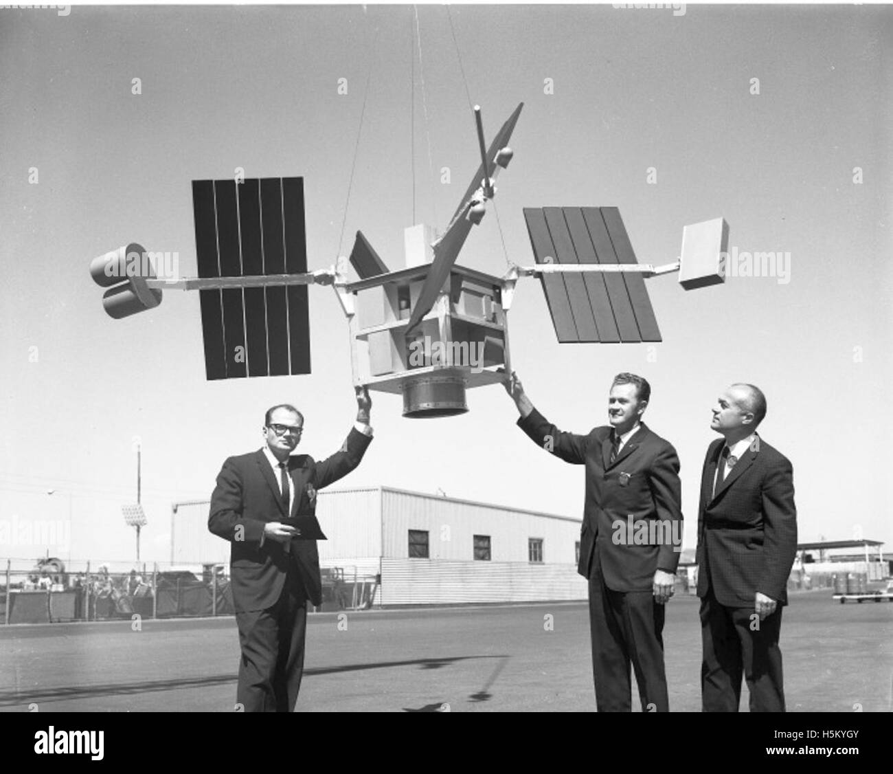 Airliner parked terminal gate Black and White Stock Photos & Images - Alamy