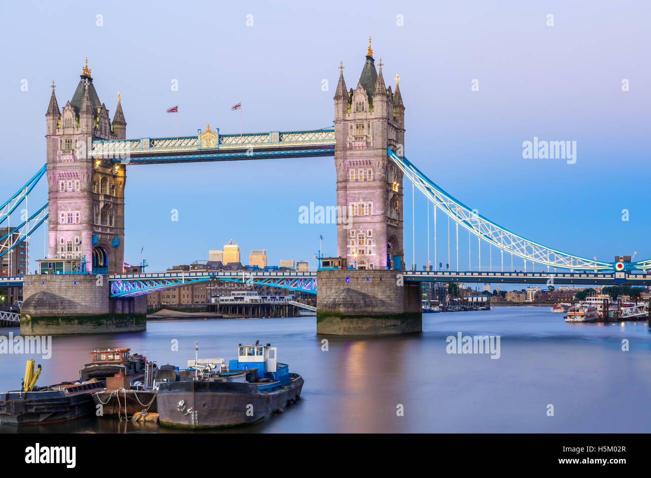 Tower bridge london sunset hi-res stock photography and images - Alamy