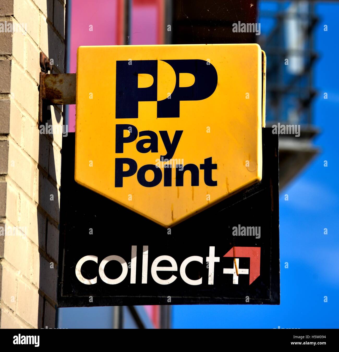 Parcel collection hi-res stock photography and images - Alamy