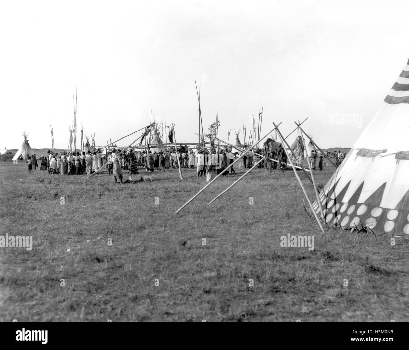 The Siksika Nation, part of the Blackfoot Confederacy, constructs a Sun ...