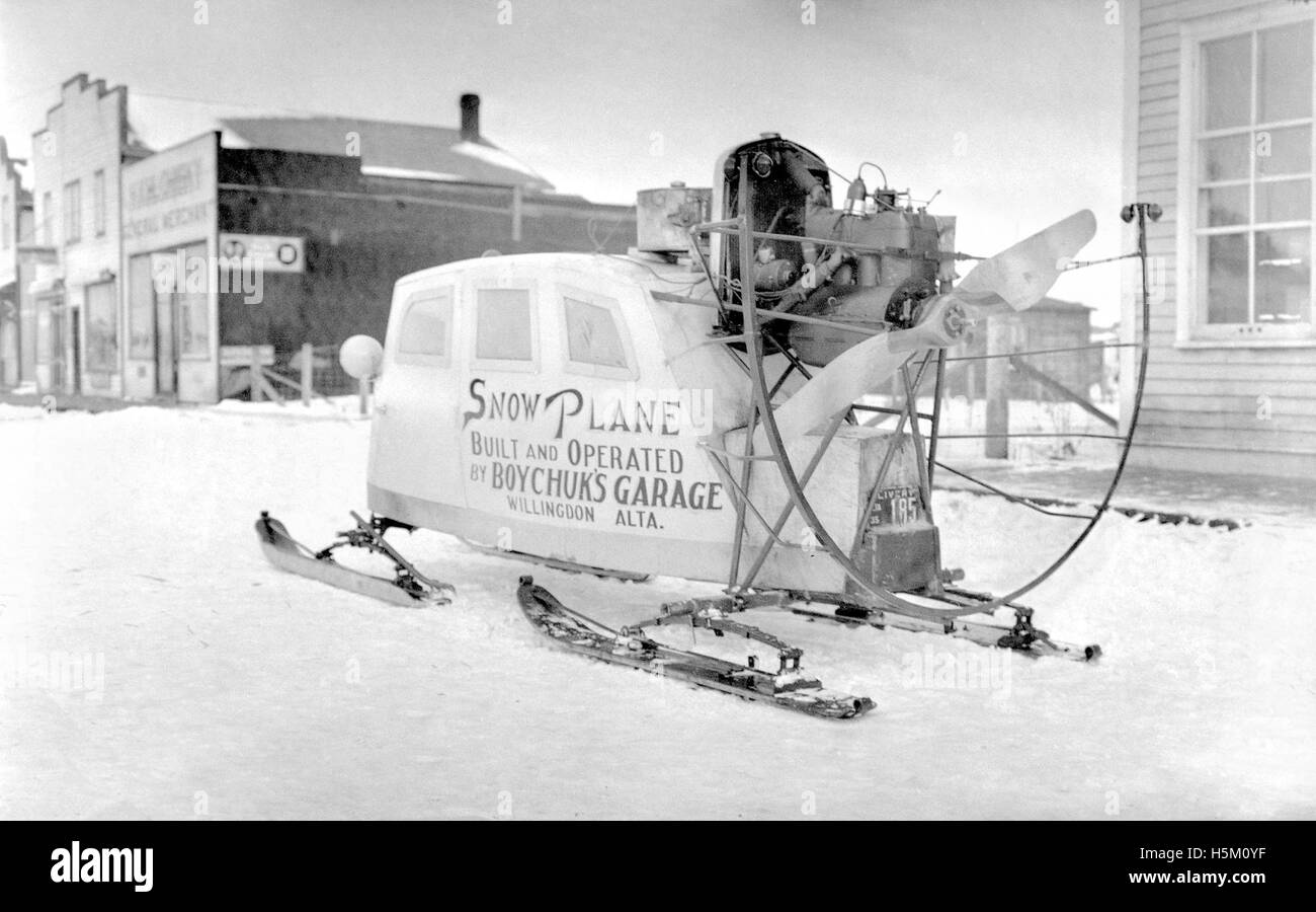 Plane in snow Black and White Stock Photos & Images - Alamy