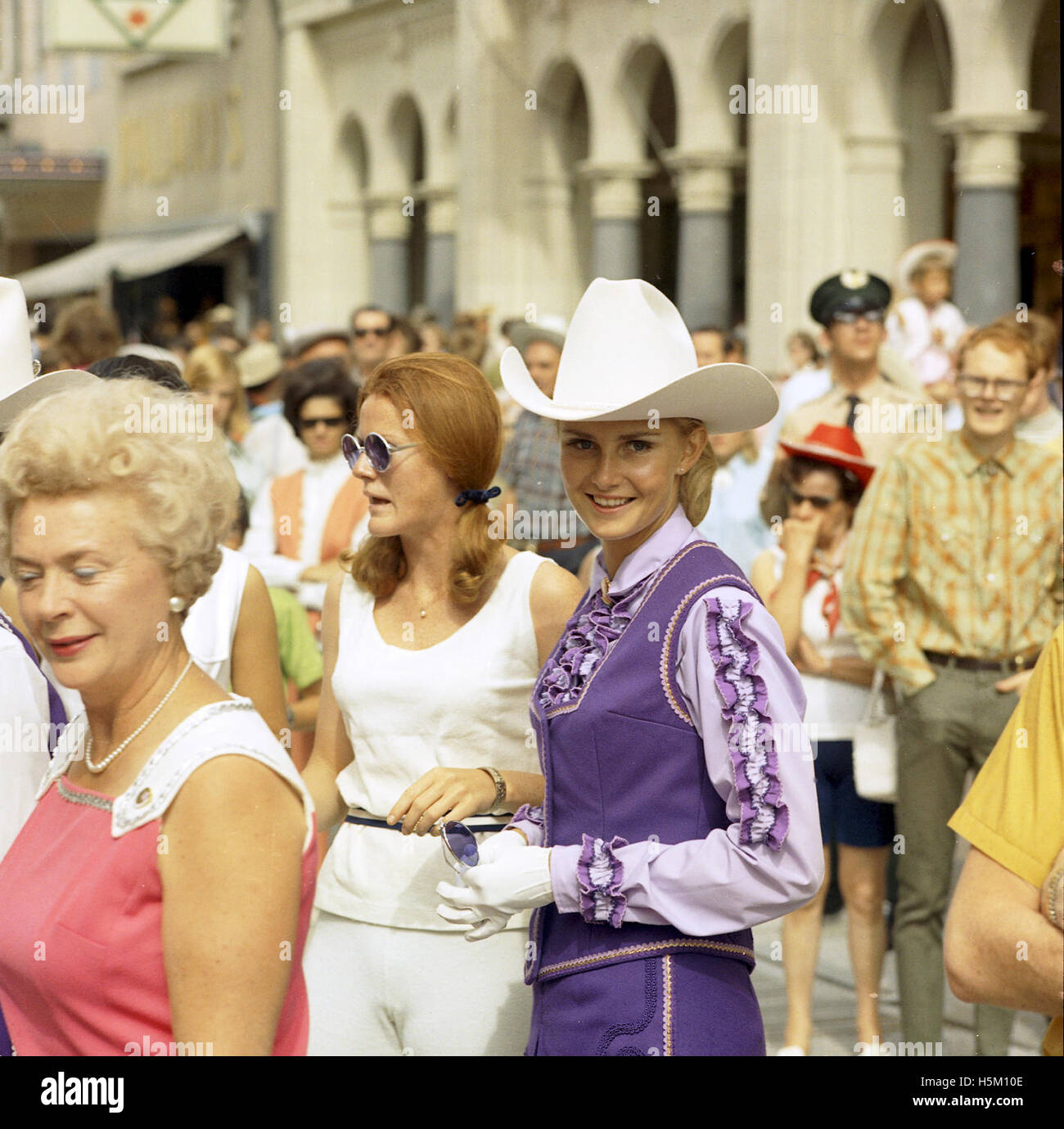 Stampede queen hi-res stock photography and images - Alamy