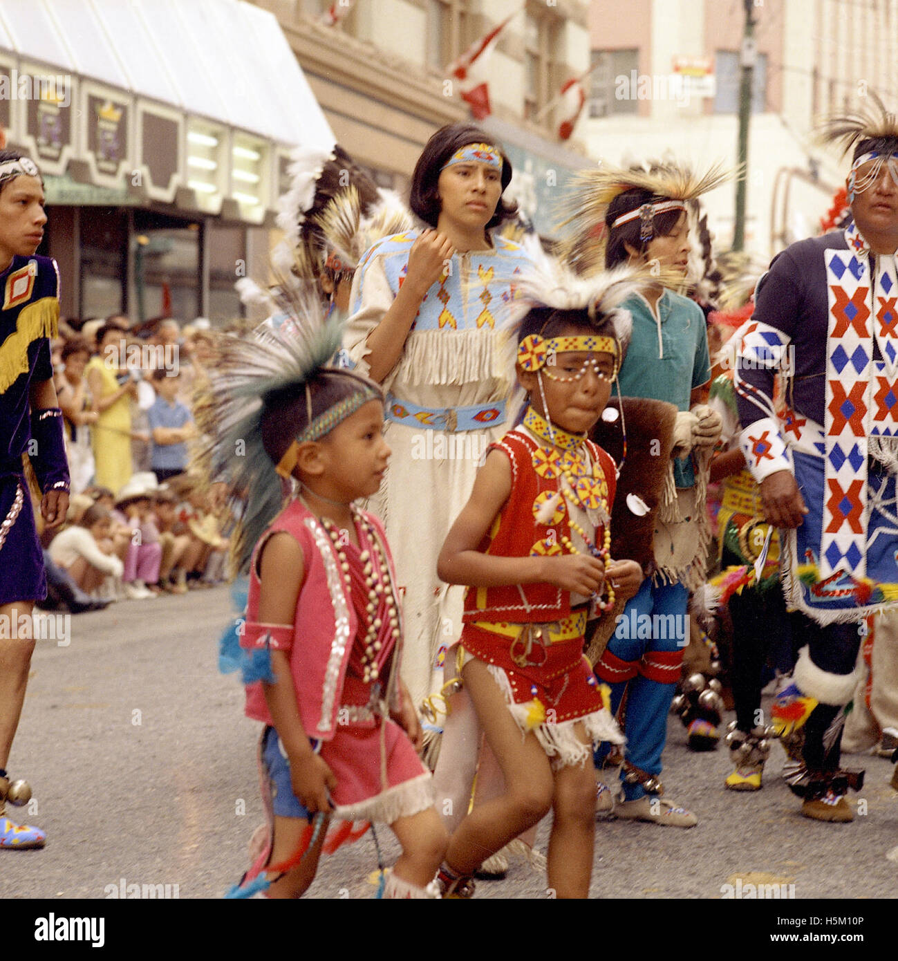 First Nations dancers participating in the Calgary Stampede Parade ...