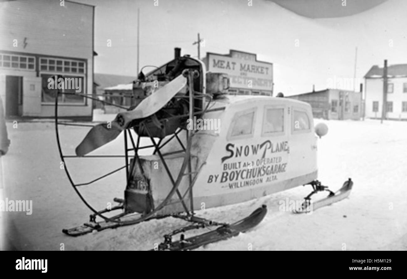 A snow plane, built and operated by Boychuk's Garage in Alberta, Canada ...