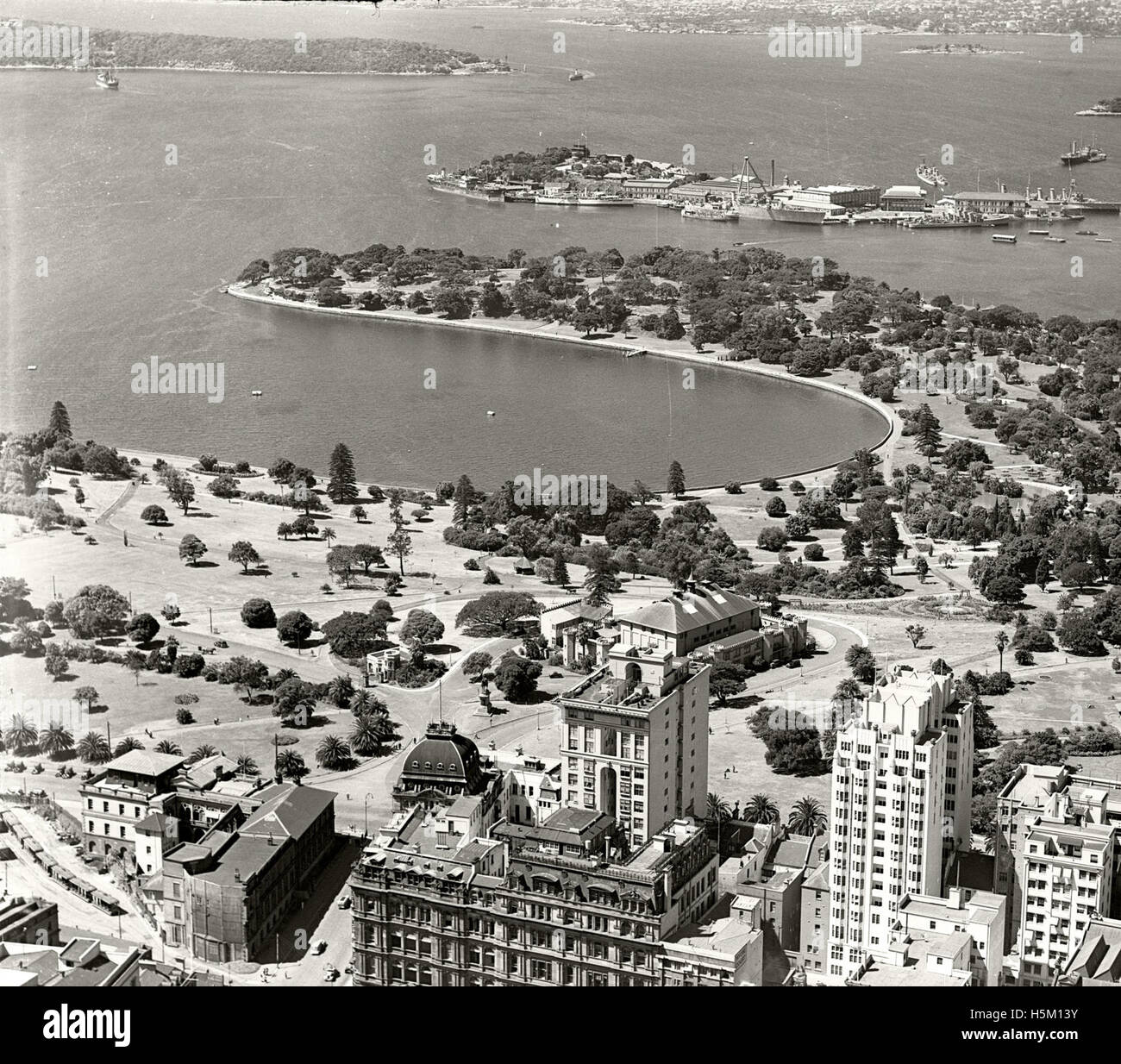 Farm Cove and Garden Island in Australia, showcasing the Royal Botanic ...