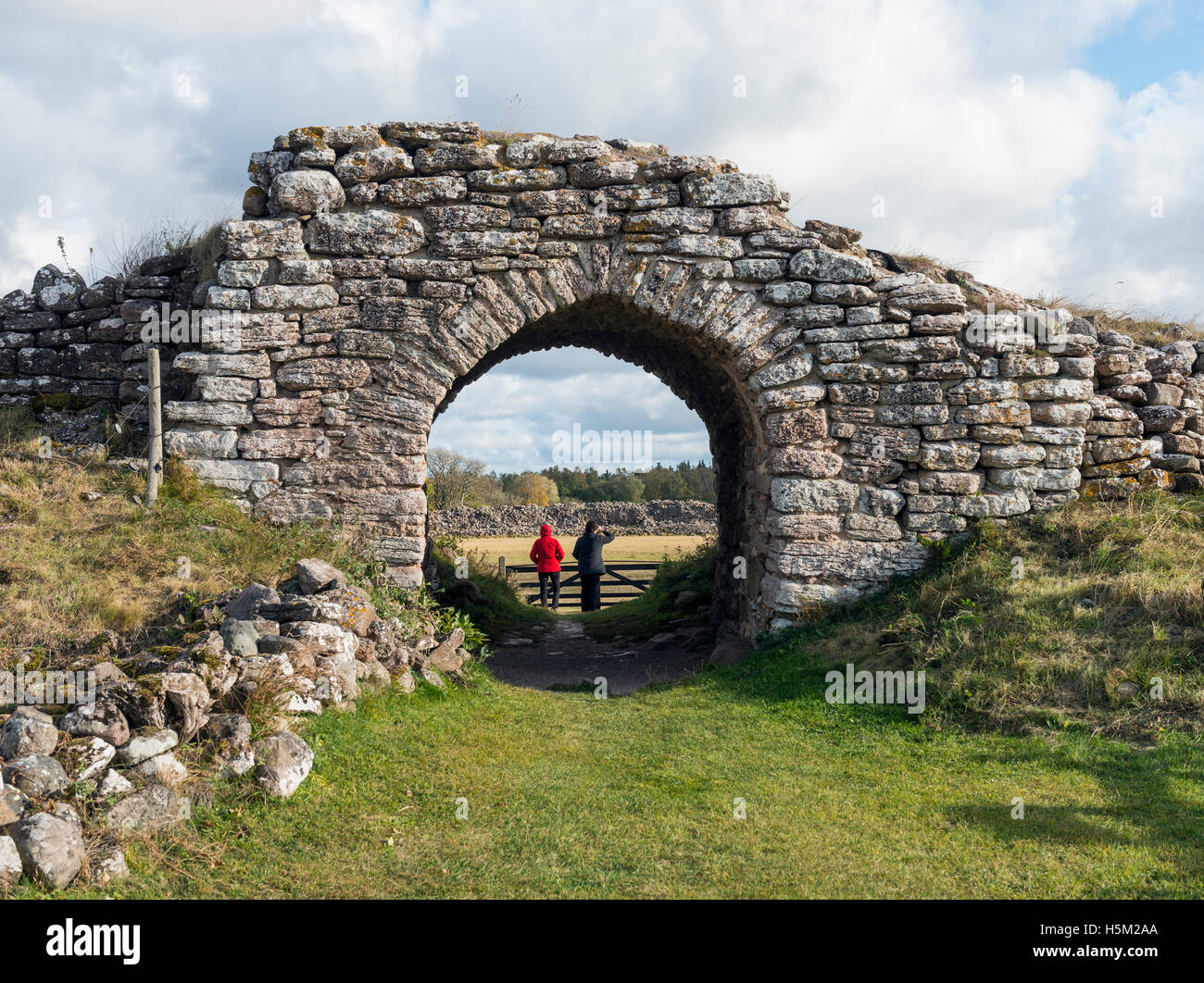 Archway from historic castle hi-res stock photography and images - Alamy