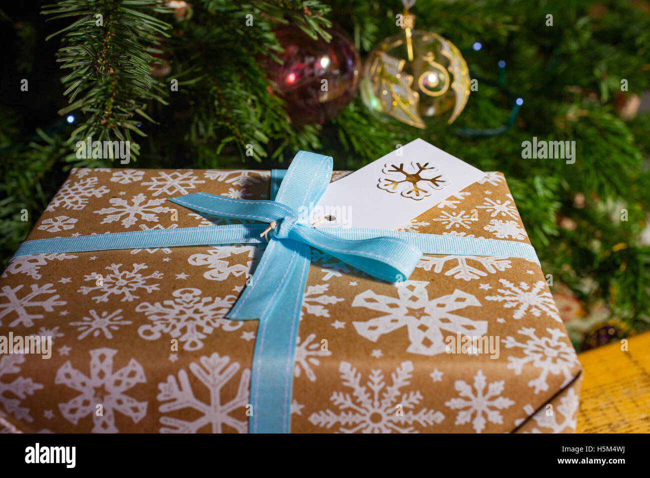 Christmas presents under a tree hi-res stock photography and images - Alamy