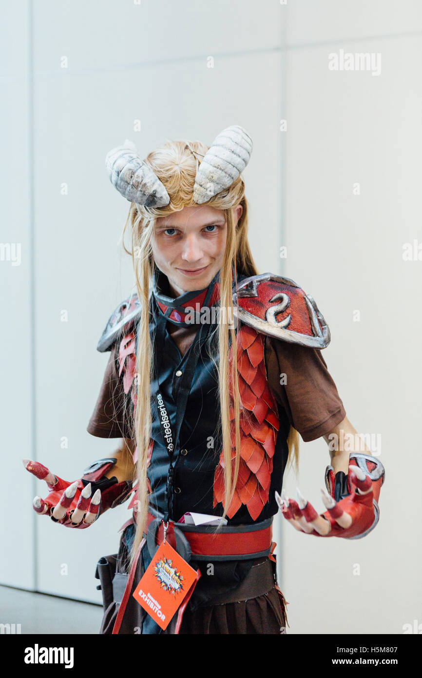 Fantasy costume hi-res stock photography and images - Alamy