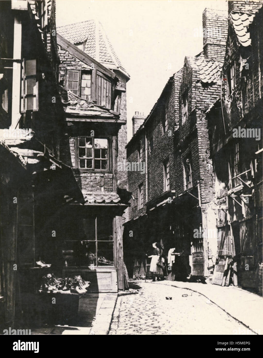 A black-and-white photograph of Castle Garth, located in Newcastle upon ...