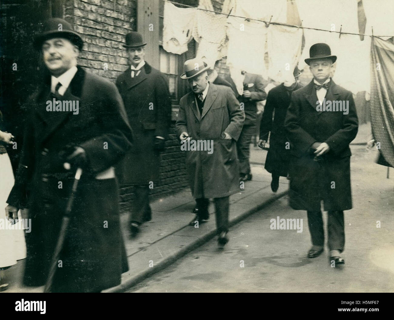 Photo surveying hi-res stock photography and images - Alamy