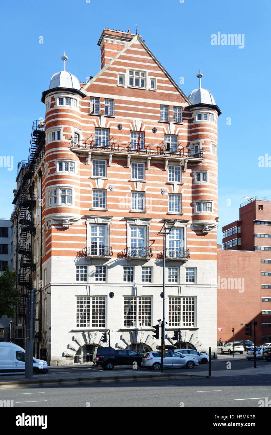 The White Star building in Liverpool, England, UK Stock Photo - Alamy