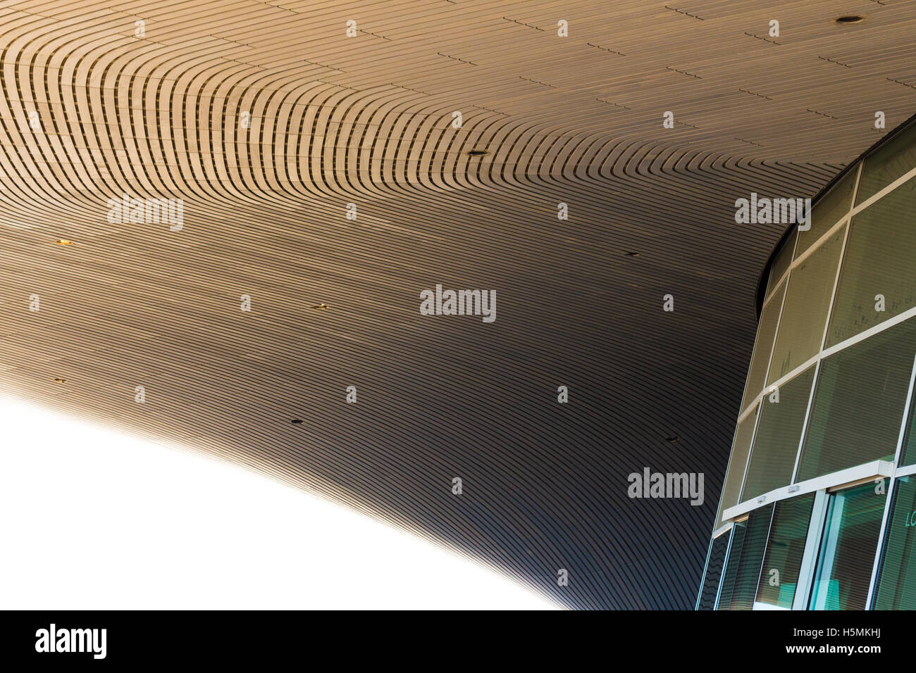 London aquatics centre roof hi-res stock photography and images - Alamy
