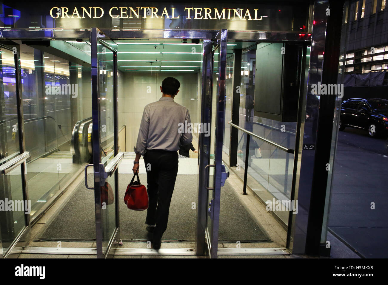 Workers in new york hi-res stock photography and images - Alamy