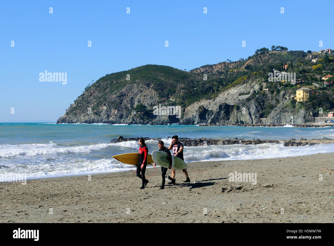 Levanto for surfers hi-res stock photography and images - Alamy
